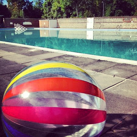 Open-Air Swimming, Playing, and Eating at Pells Pool, Lewes – Little Lewes